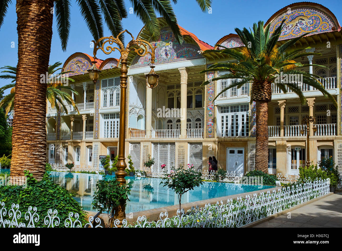 Shiraz iran garden hi-res stock photography and images - Alamy
