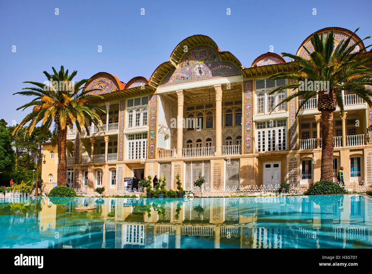 Shiraz iran garden hi-res stock photography and images - Alamy