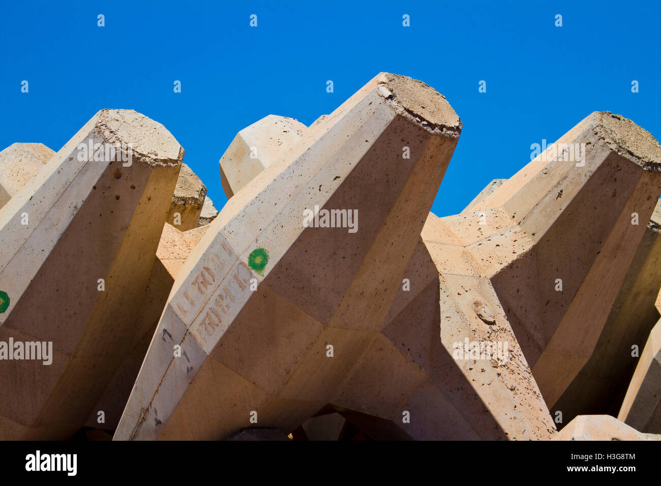 Concrete port hi-res stock photography and images - Alamy