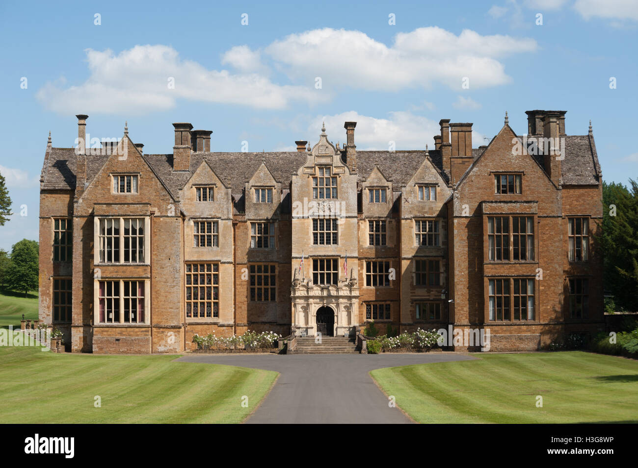 Wroxton Abbey, Wroxton, North Oxfordshire, England, UK Stock Photo - Alamy