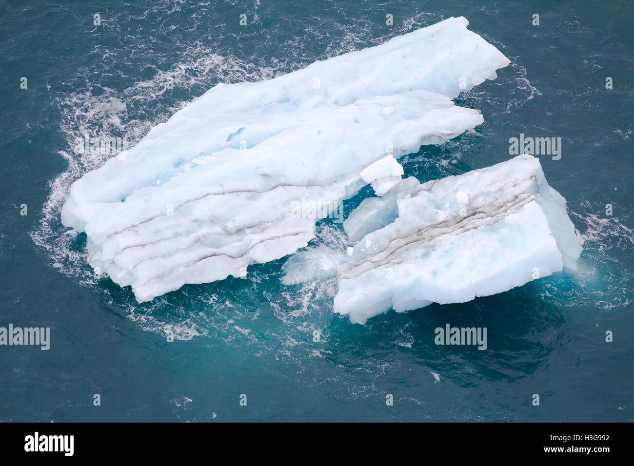 Glacier splinters aground. Arctic Northern island Novaya Zemlya Stock ...