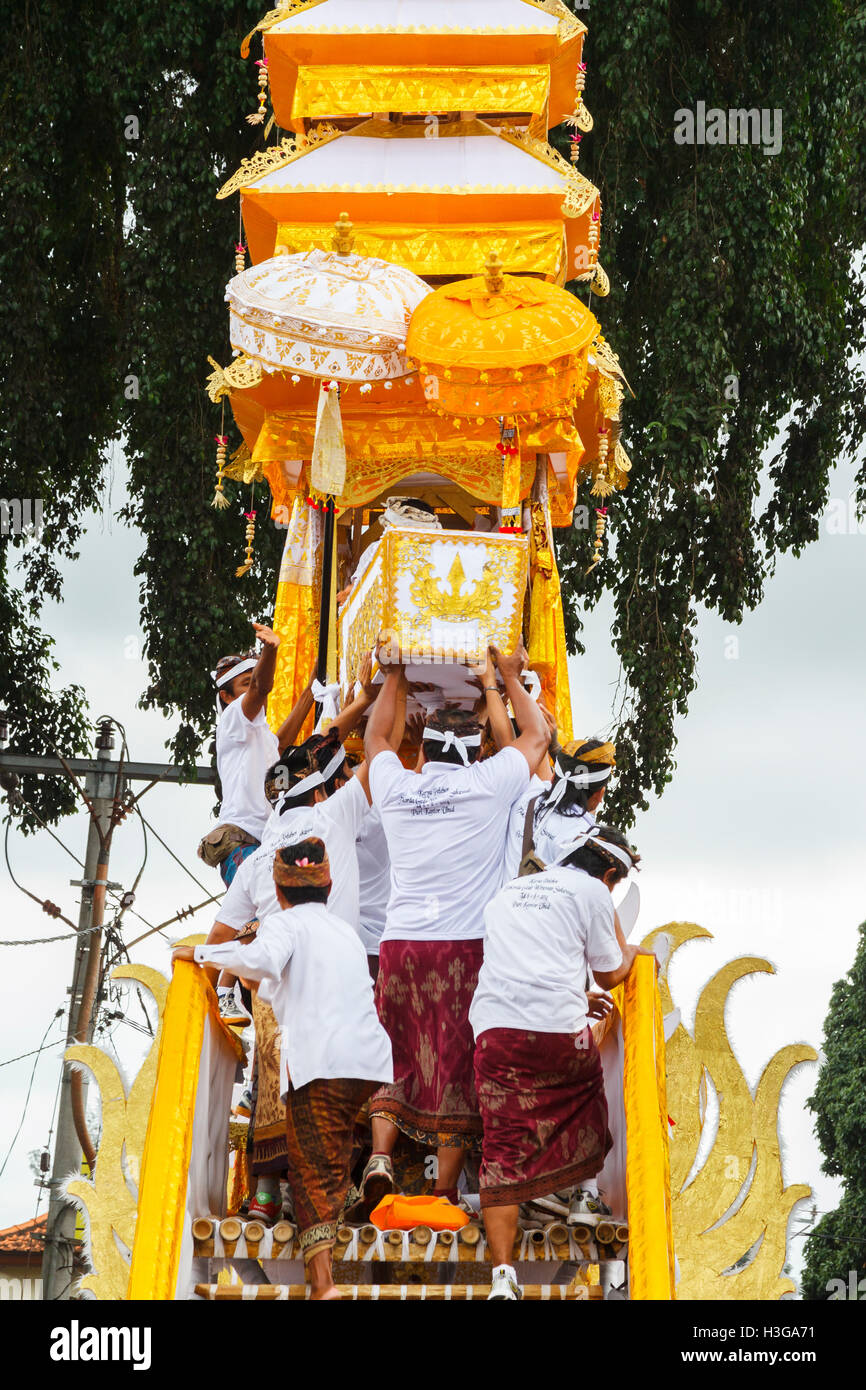 Cremation tower in a cremation ceremony Stock Photo - Alamy