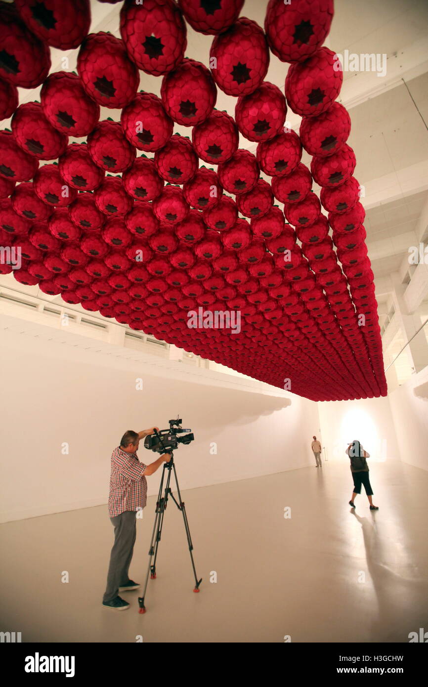 Artist artist kimsooja hi-res stock photography and images - Alamy
