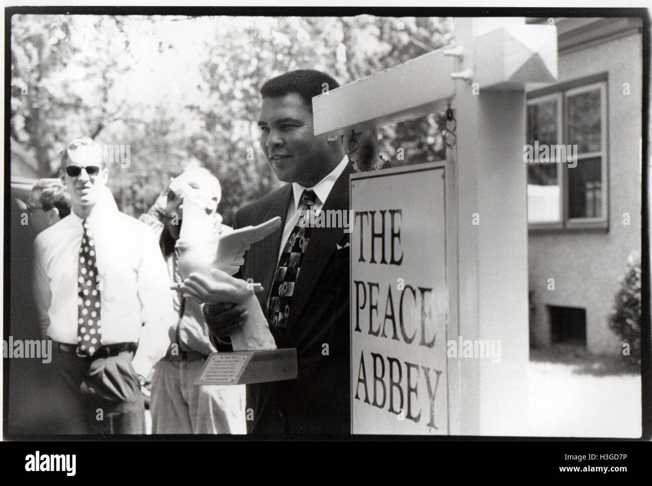 MUHAMMAD ALI, former world heavyweight boxing champion and peace ...