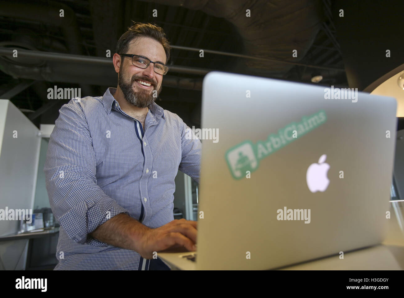 Los Angeles, California, USA. 27th Sep, 2016. Stephen Kane of ...