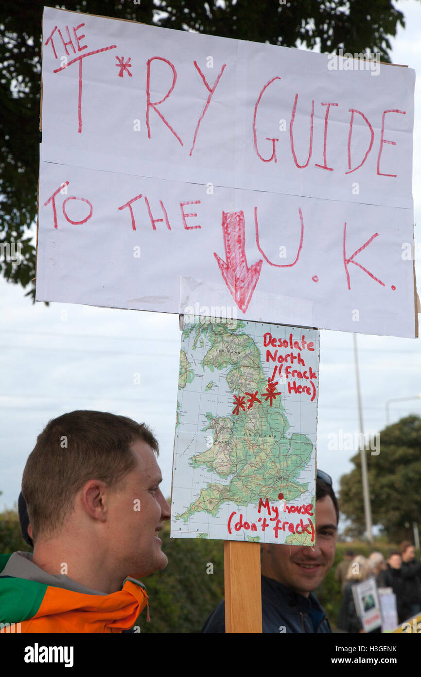 a cuadrilla plumpton frack off anti protest shale gas extraction ...