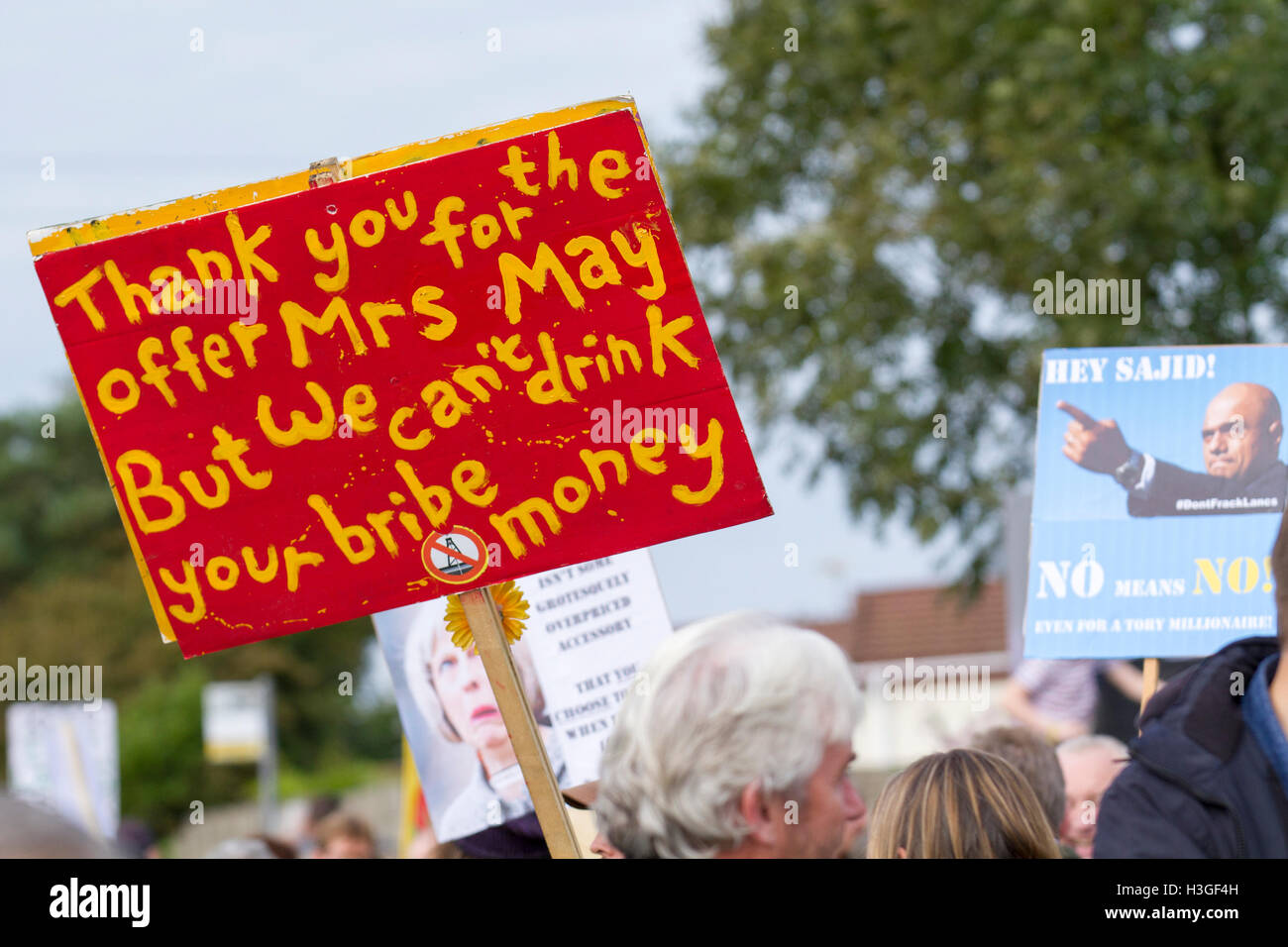 a cuadrilla plumpton frack off anti protest shale gas extraction ...