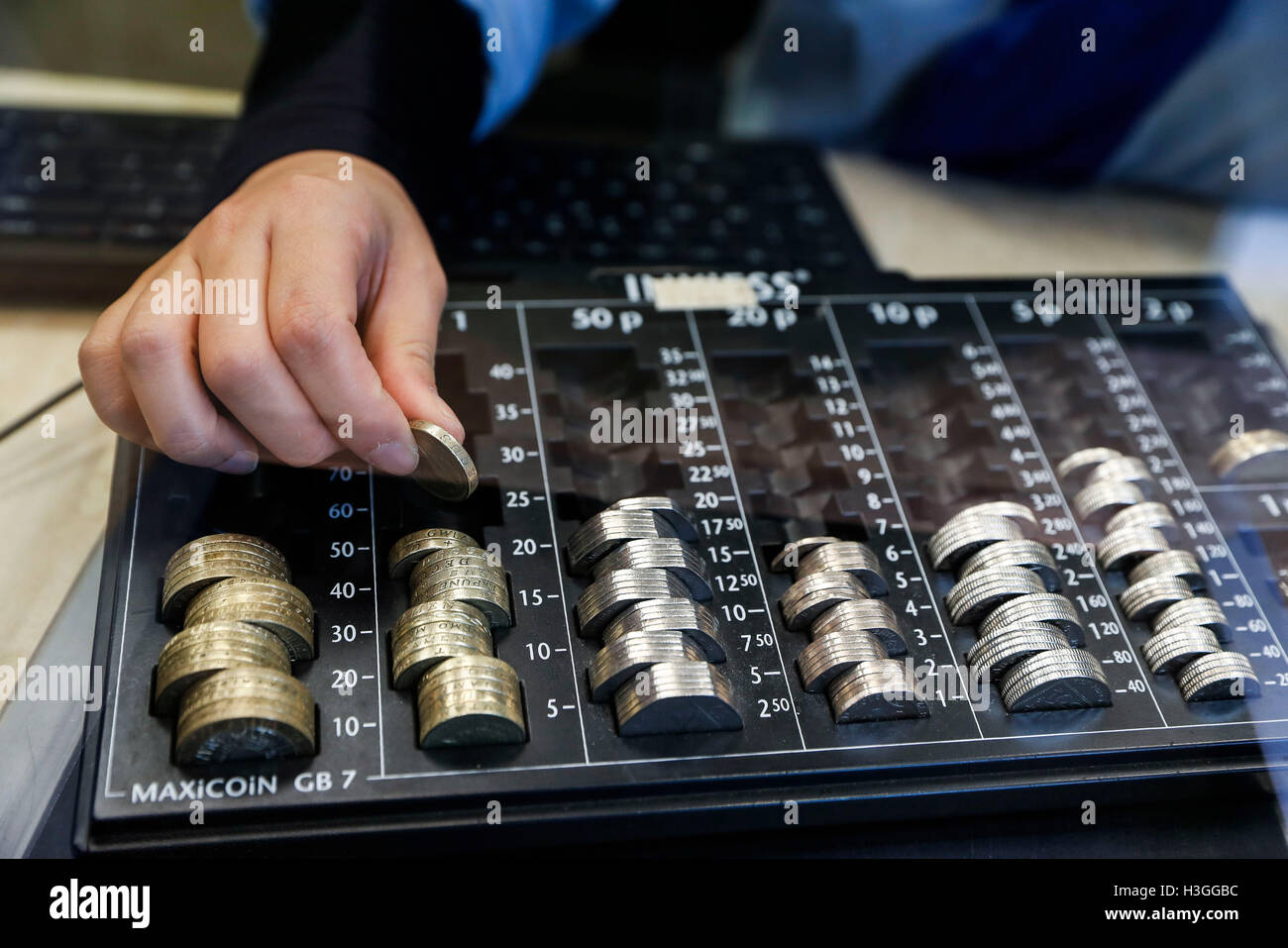 Cashier Change High Resolution Stock Photography and Images - Alamy