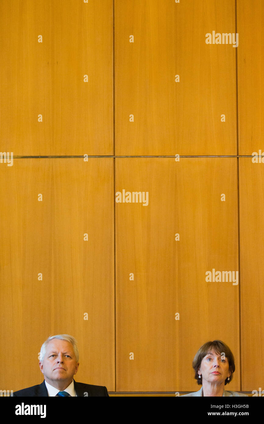 Setting up perimeter hi-res stock photography and images - Alamy