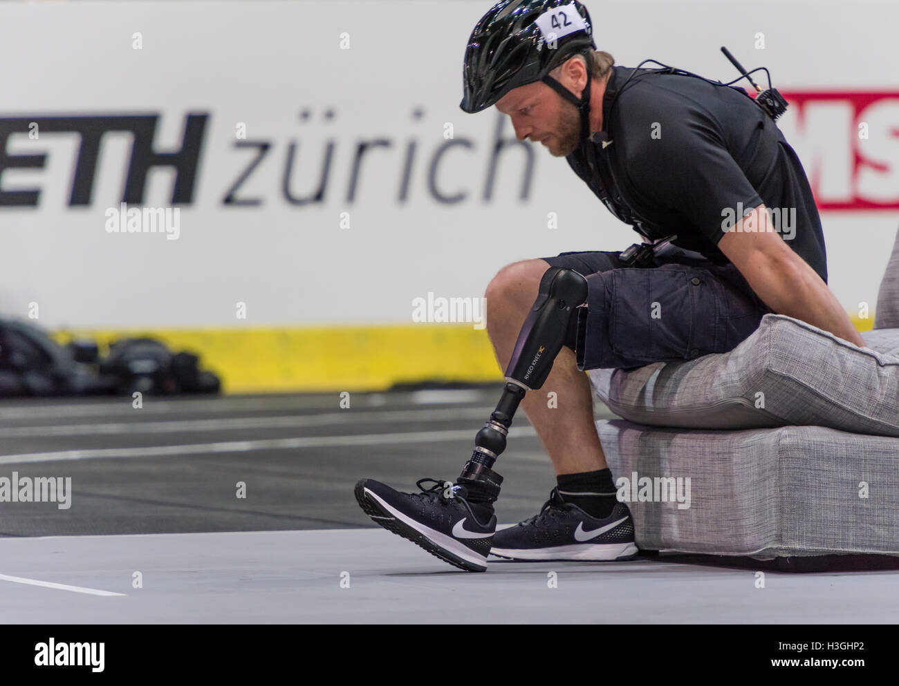 Prosthetics leg hi-res stock photography and images - Alamy