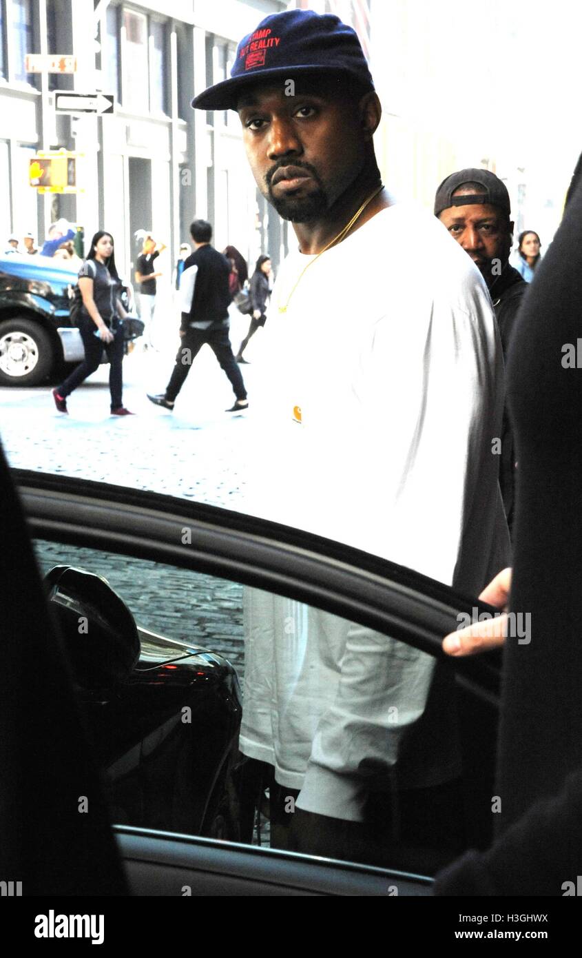 Kanye west celebrity candids fri paparazziec hi-res stock photography ...