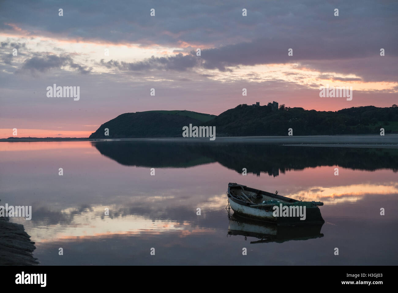 Ferryside from llansteffan hi-res stock photography and images - Alamy