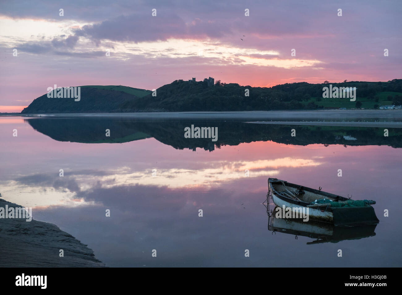 Ferryside from llansteffan hi-res stock photography and images - Alamy