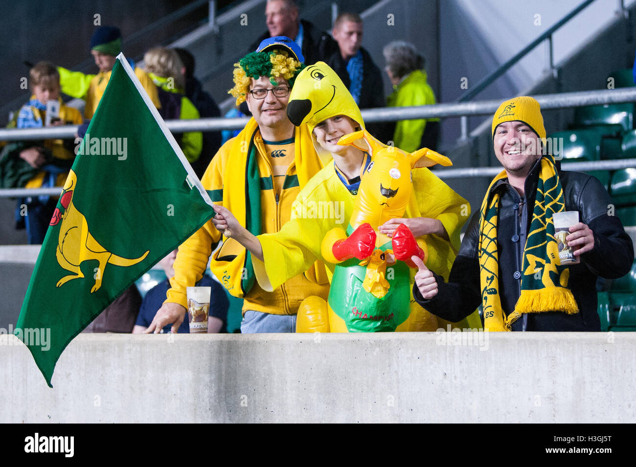 Australian rugby fans hi-res stock photography and images - Alamy