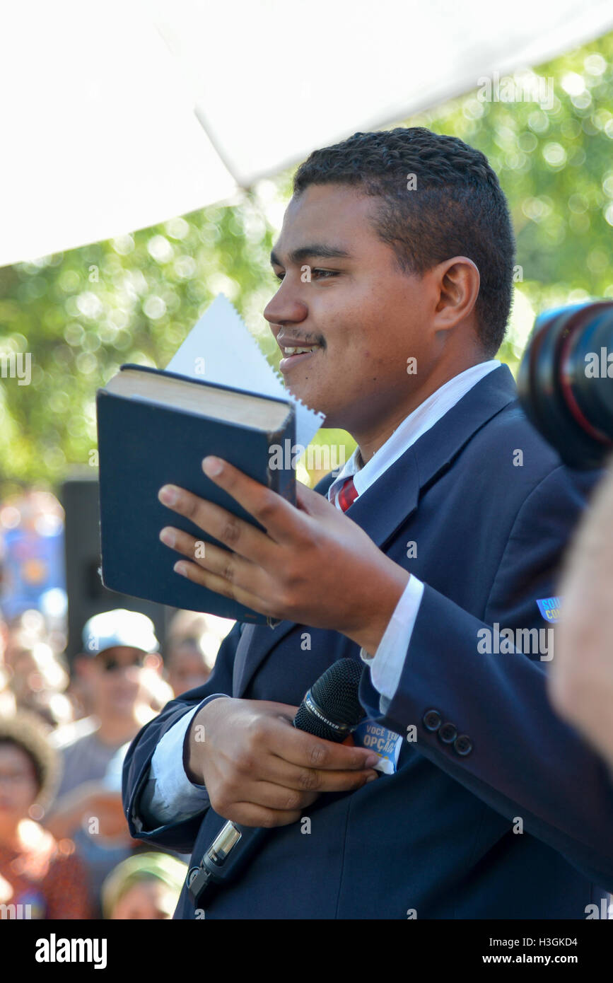 RIO DE JANEIRO, RJ - 08.10.2016: DEBATE SOBRE LIBERDADE RELIGIOSA ...