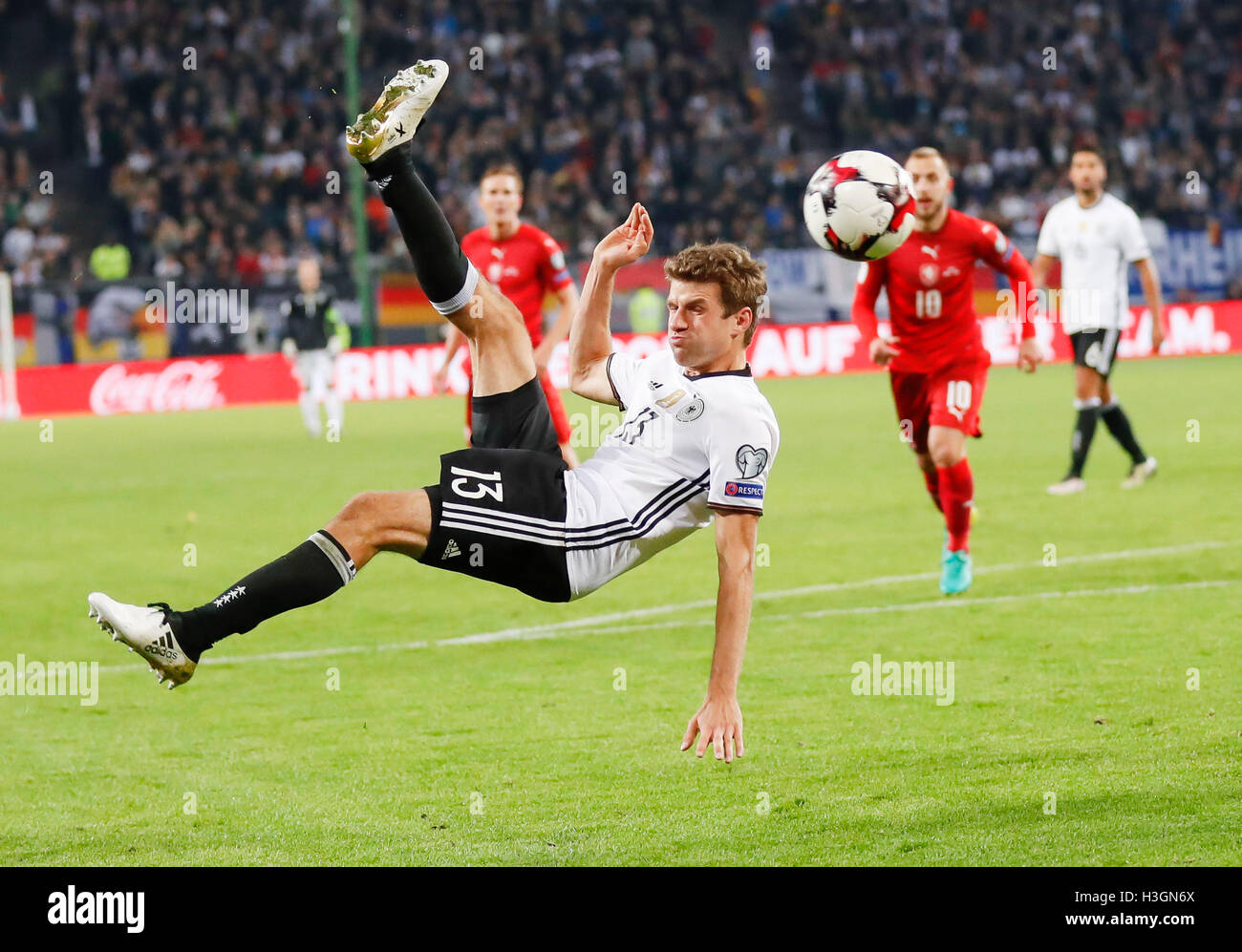 Hamburg, Germany. 08th Oct, 2016. Thomas MUELLER, DFB 13 drives the ...