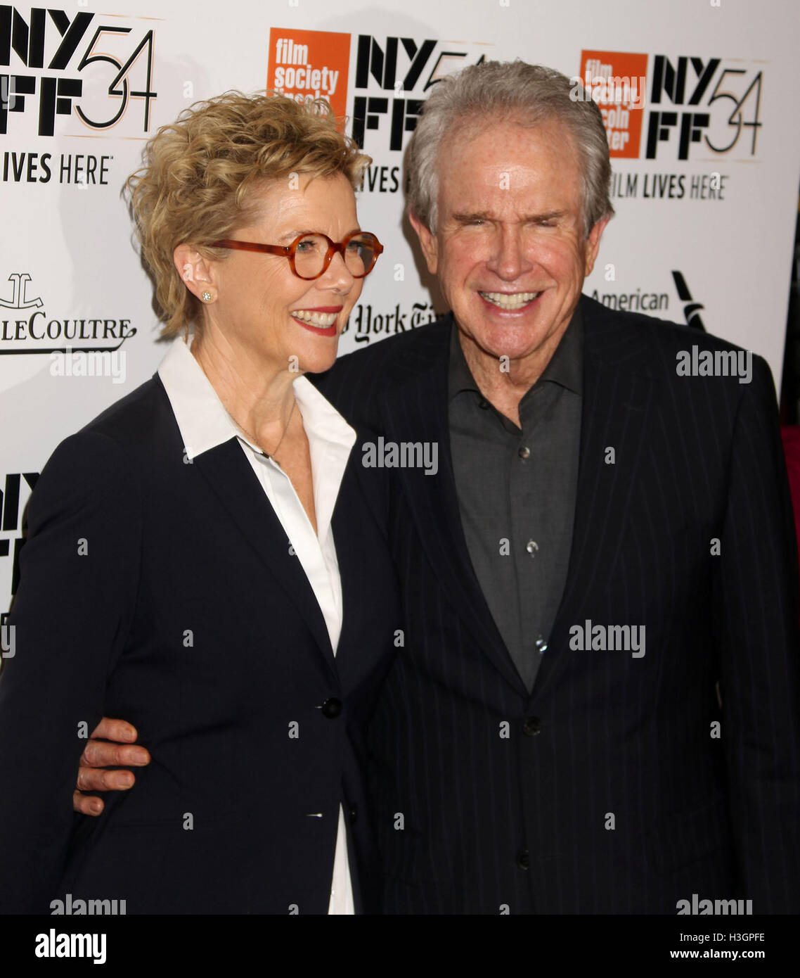 New York, New York, USA. 8th Oct, 2016. Actress ANNETTE BENING and her ...