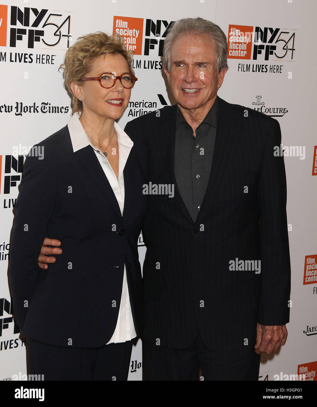 New York, New York, USA. 8th Oct, 2016. Actress ANNETTE BENING and her ...