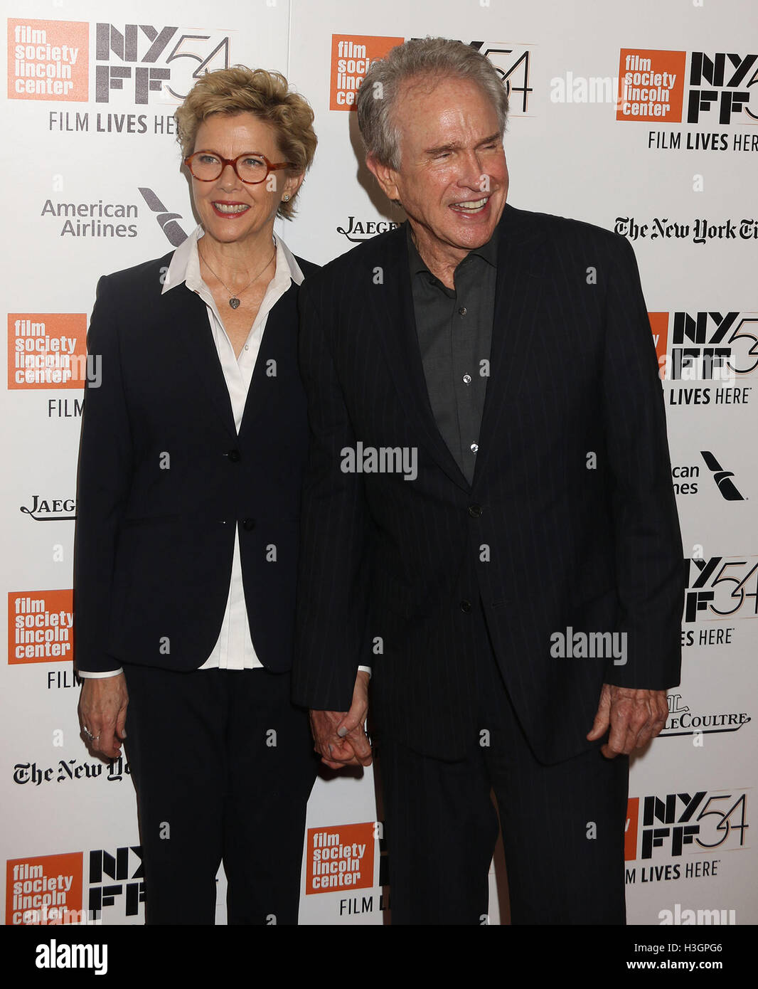 New York, New York, USA. 8th Oct, 2016. Actress ANNETTE BENING and her ...