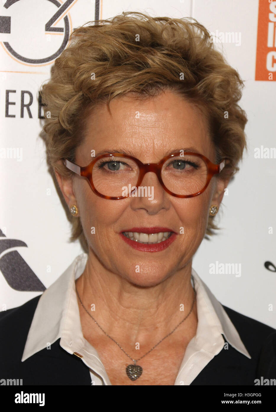 New York, New York, USA. 8th Oct, 2016. Actress ANNETTE BENING attends ...
