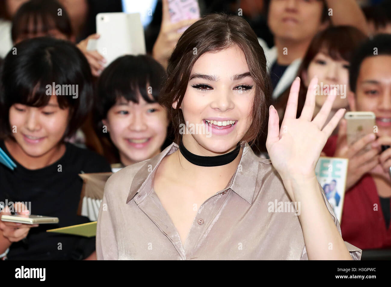 Chiba, Japan. 9th October, 2016. American singer and actor Hailee ...