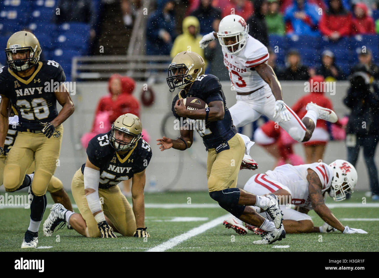 Annapolis, Maryland, USA. 8th Oct, 2016. Navy Midshipmen TRE WALKER (21 ...