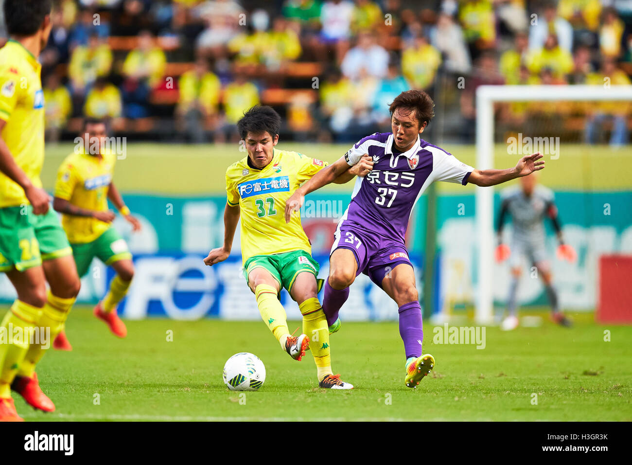 Fukuda Denshi Arena, Chiba, Japan. 8th Oct, 2016. (L to R) Hiroki ...