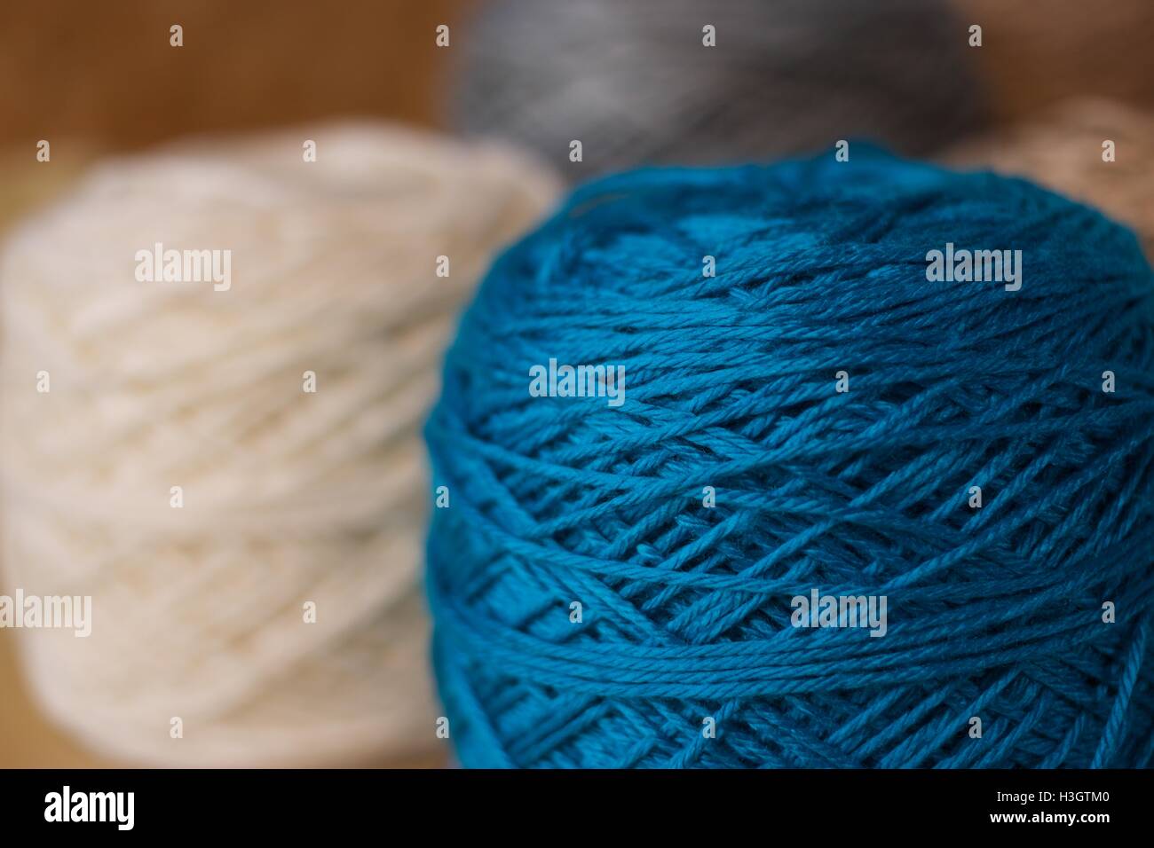 Cotton wool balls hi-res stock photography and images - Alamy