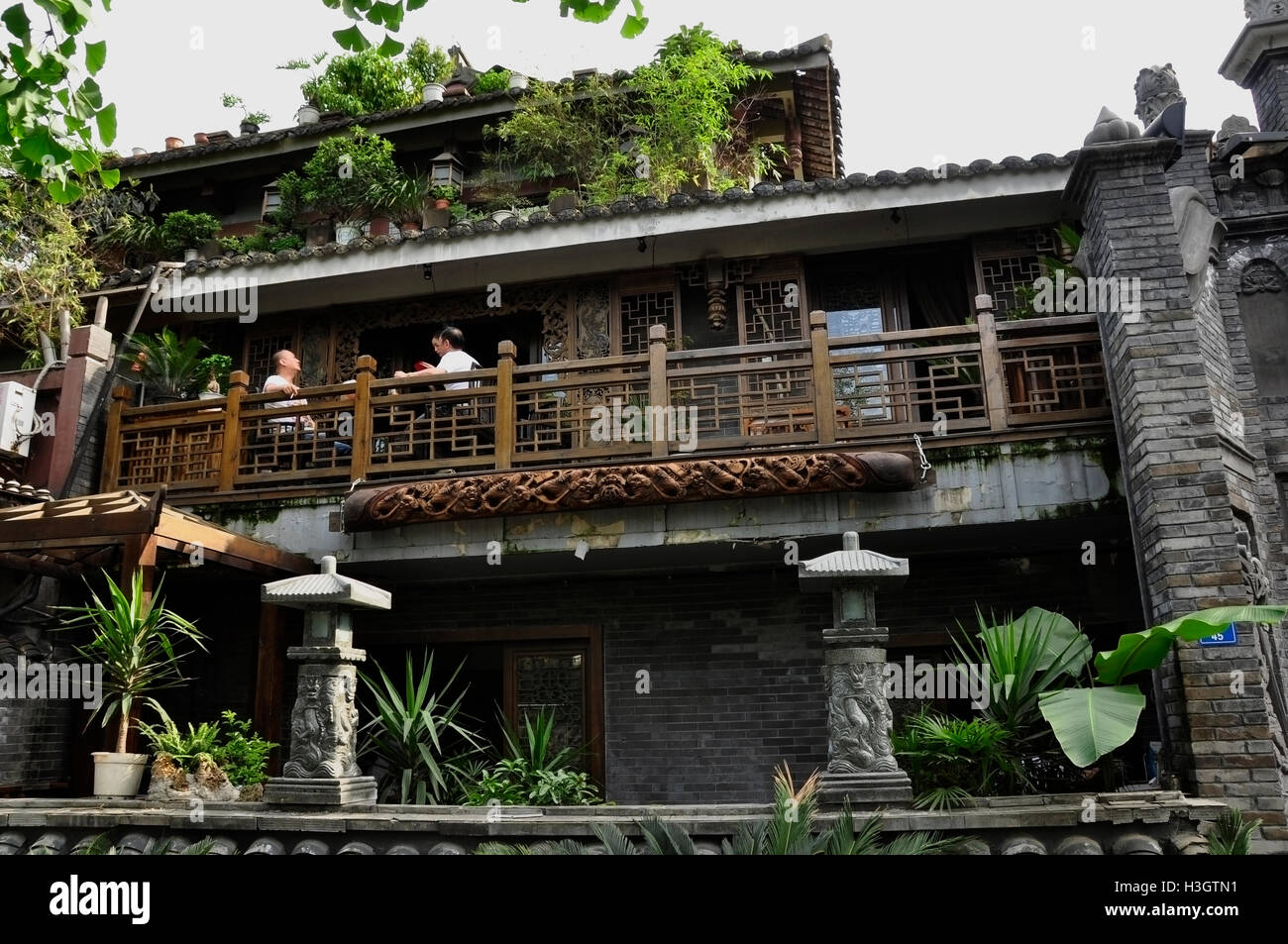 Chengdu traditional architecture hi-res stock photography and images ...