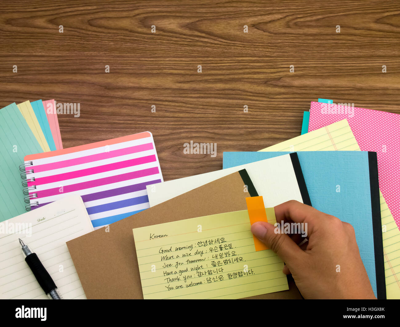 Korean writing hi-res stock photography and images - Alamy