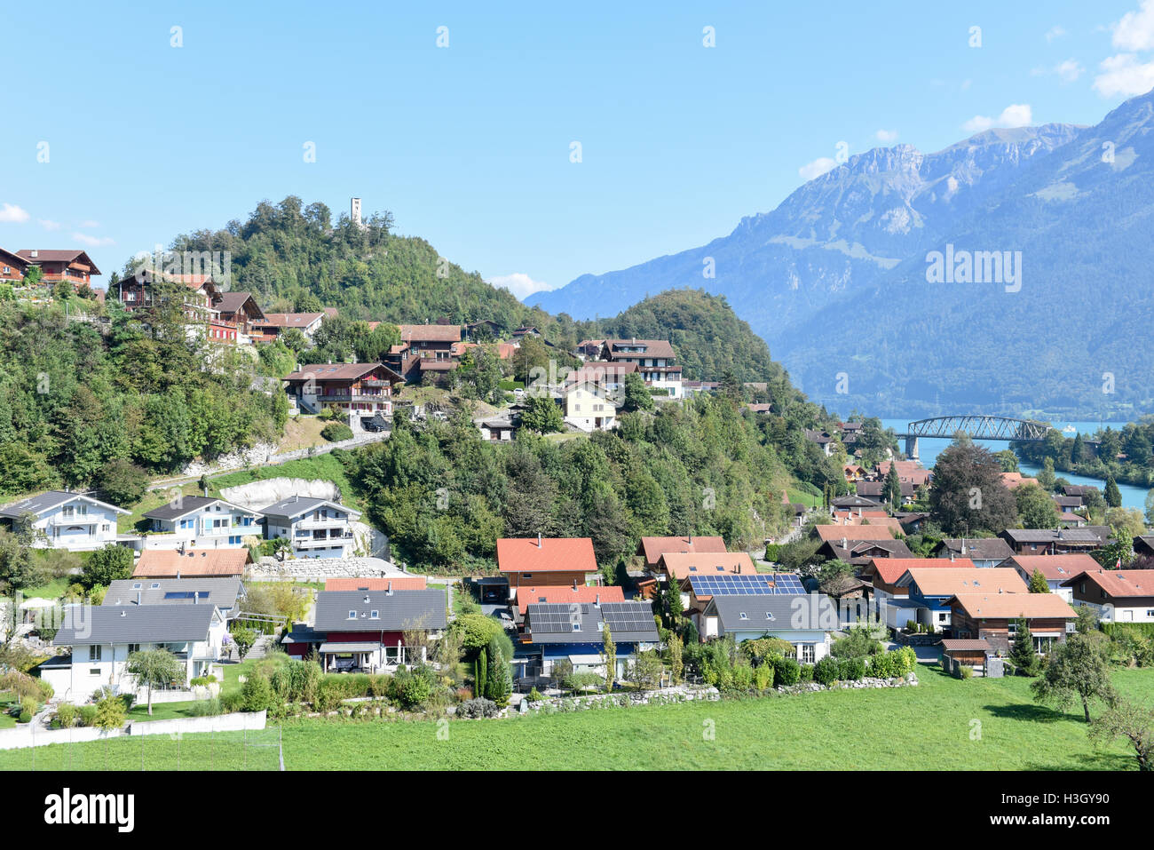 The town of Interlaken on the Swiss alps Stock Photo - Alamy
