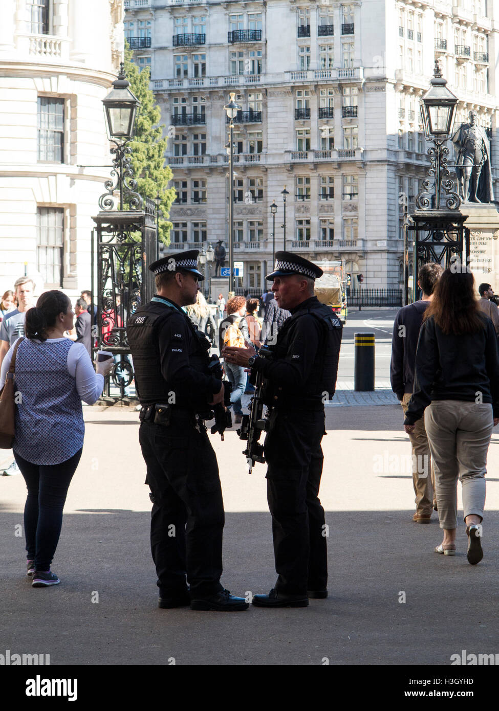 A heavily armed police unit Stock Photo - Alamy