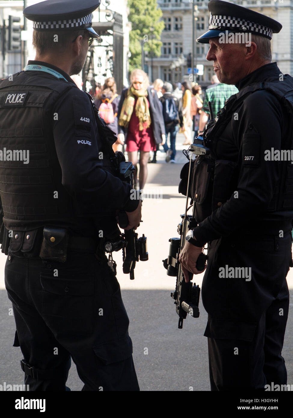 A heavily armed police unit Stock Photo - Alamy