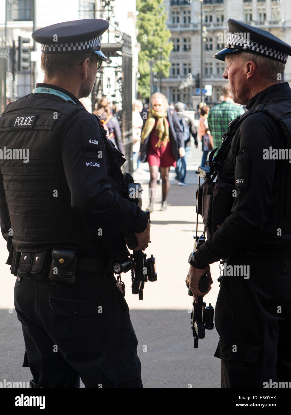 A heavily armed police unit Stock Photo - Alamy