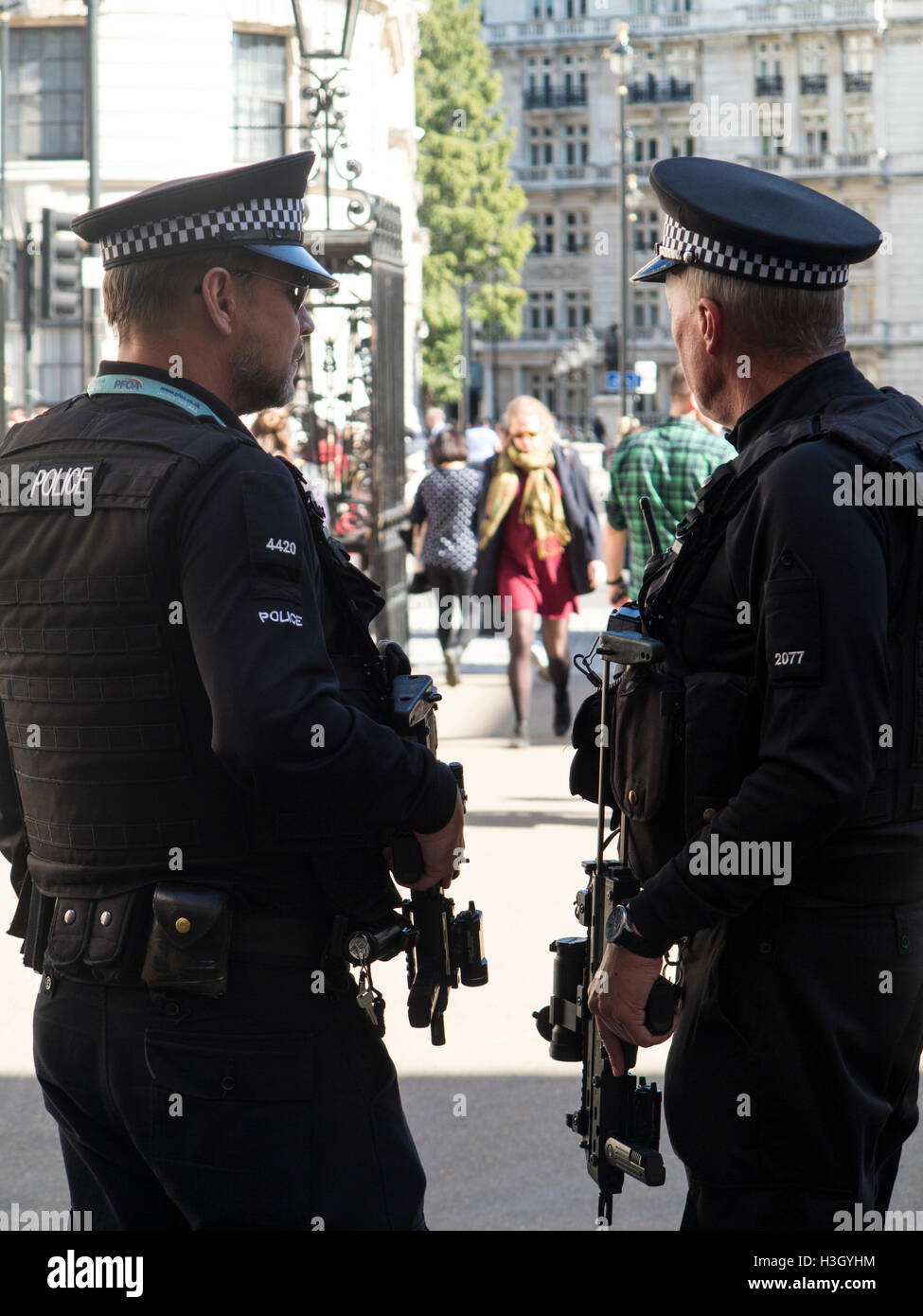 A heavily armed police unit Stock Photo - Alamy