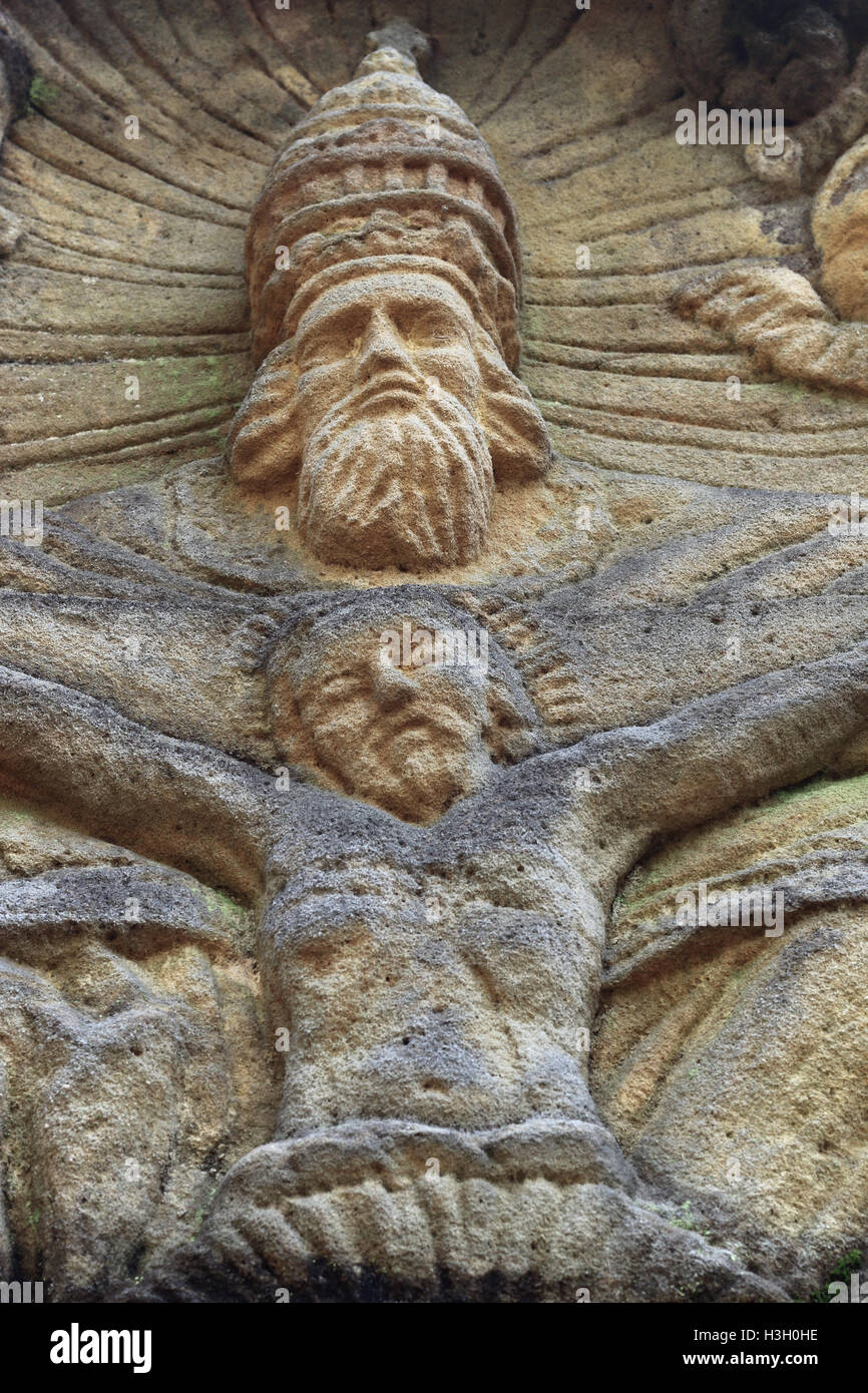 Jesus stone head sculpture hi-res stock photography and images - Alamy