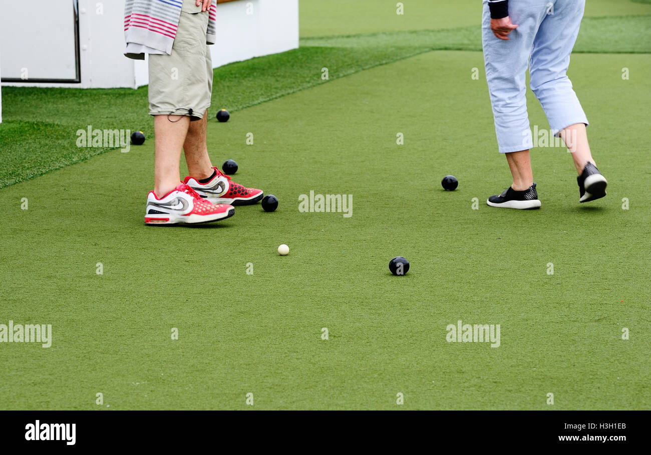 People playing flat green bowling Stock Photo - Alamy
