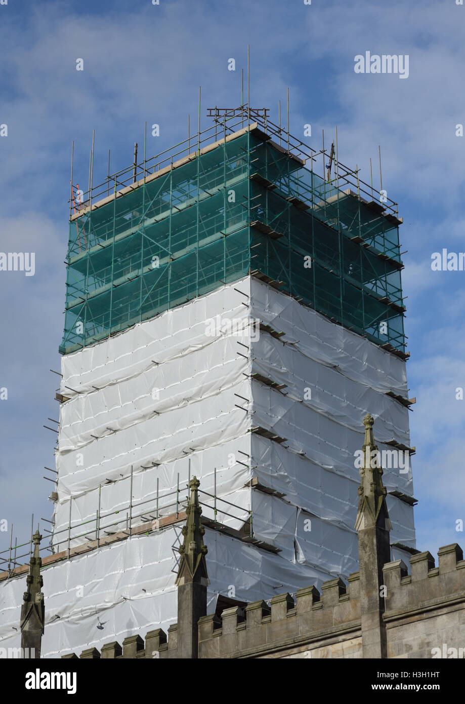 Sandblasting containment curtains protect the environment against ...