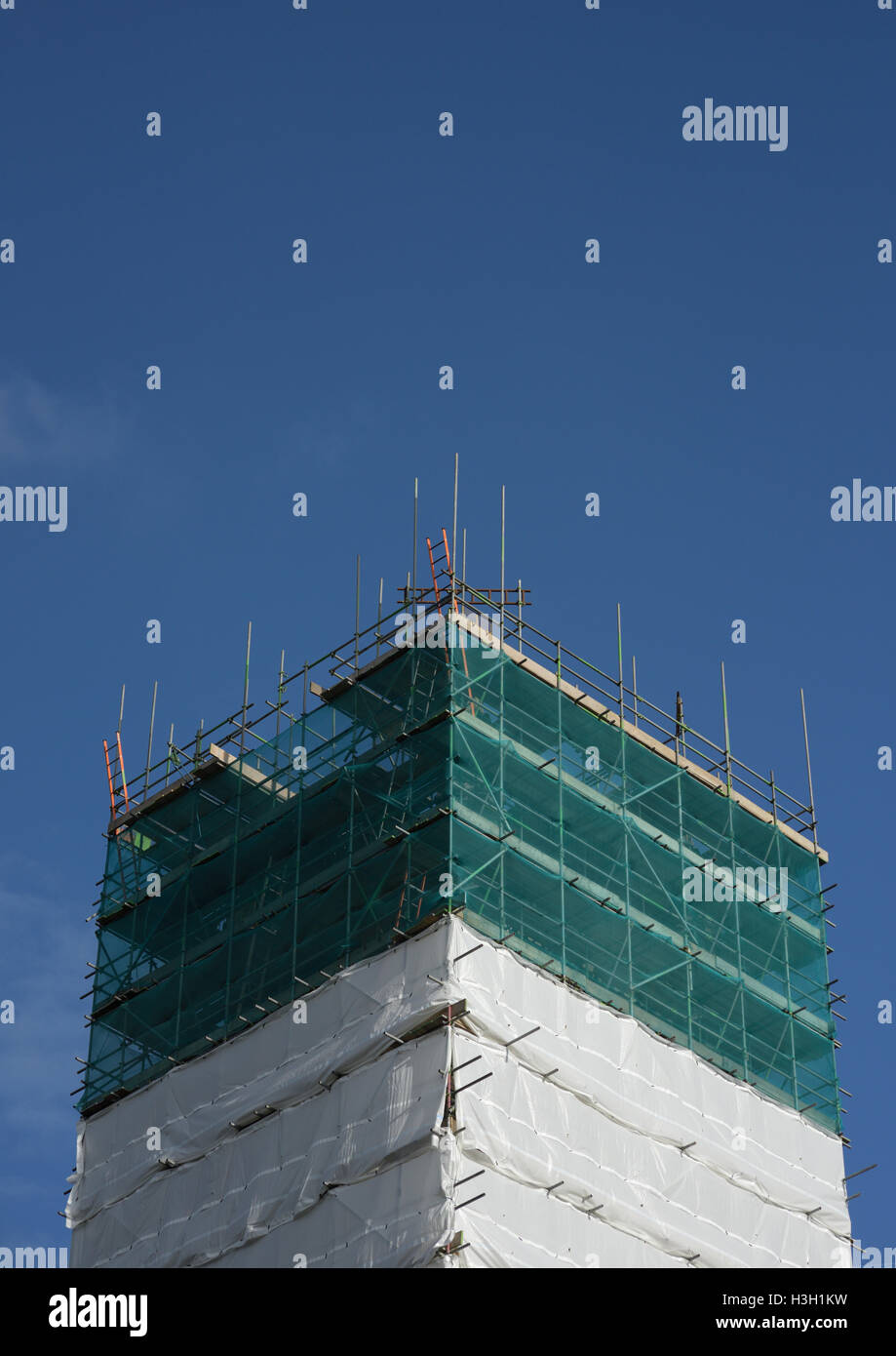 Sandblasting containment curtains protect the environment against ...