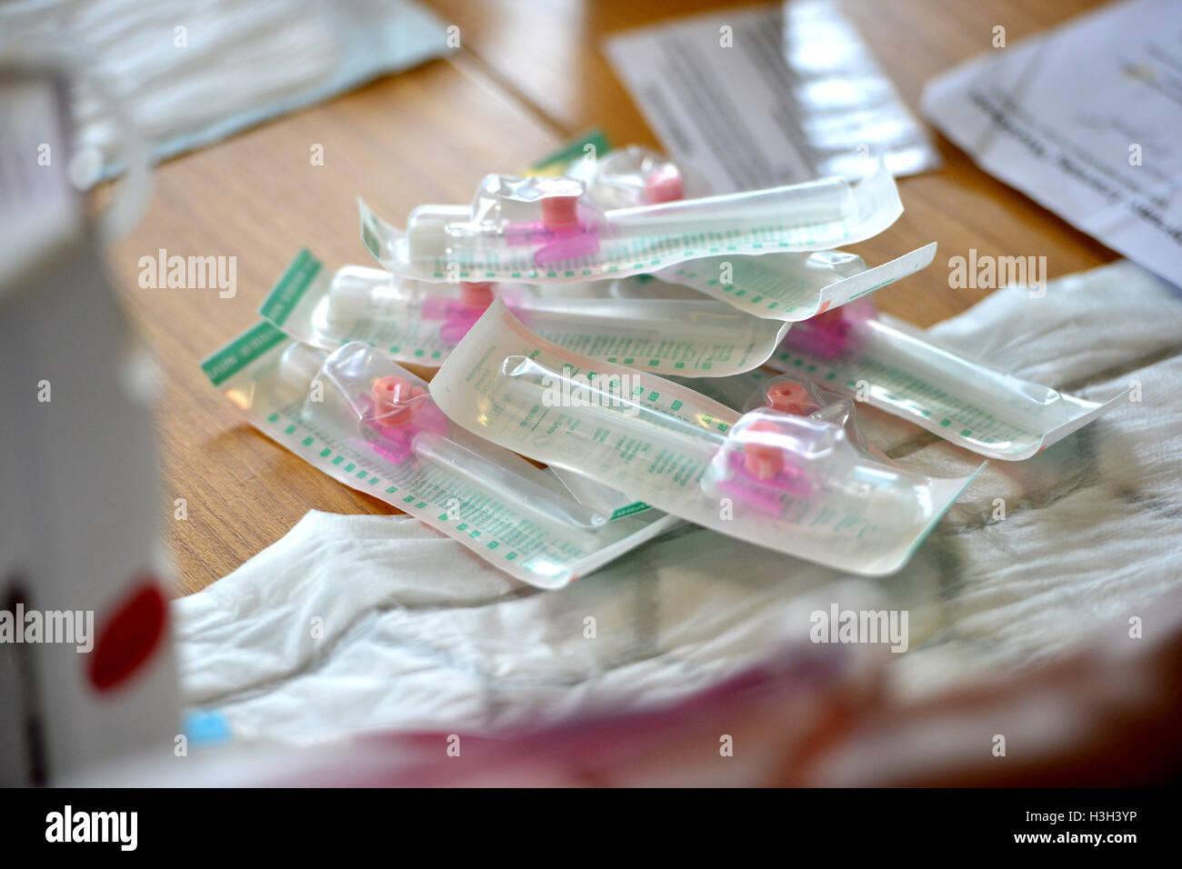 Injection cannula hi-res stock photography and images - Alamy
