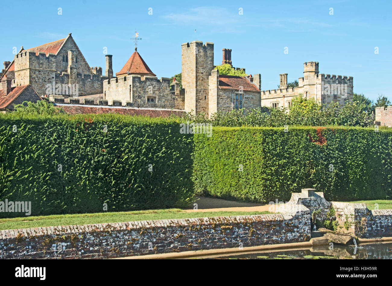Penshurst Place and Garden From Dian's Bath, Kent, England Stock Photo ...