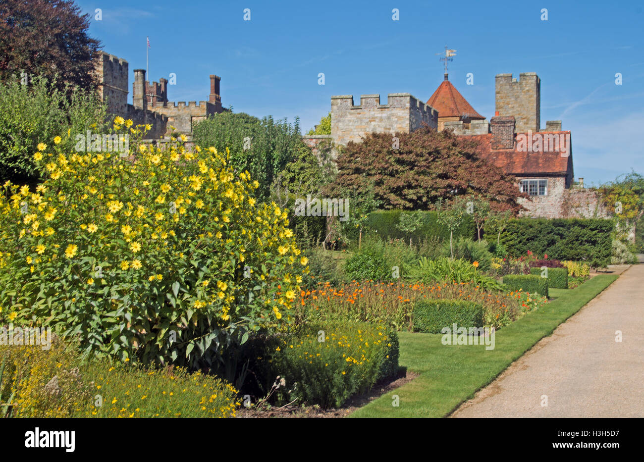 Penshurst Place Manor House Garden Kent, England Stock Photo - Alamy