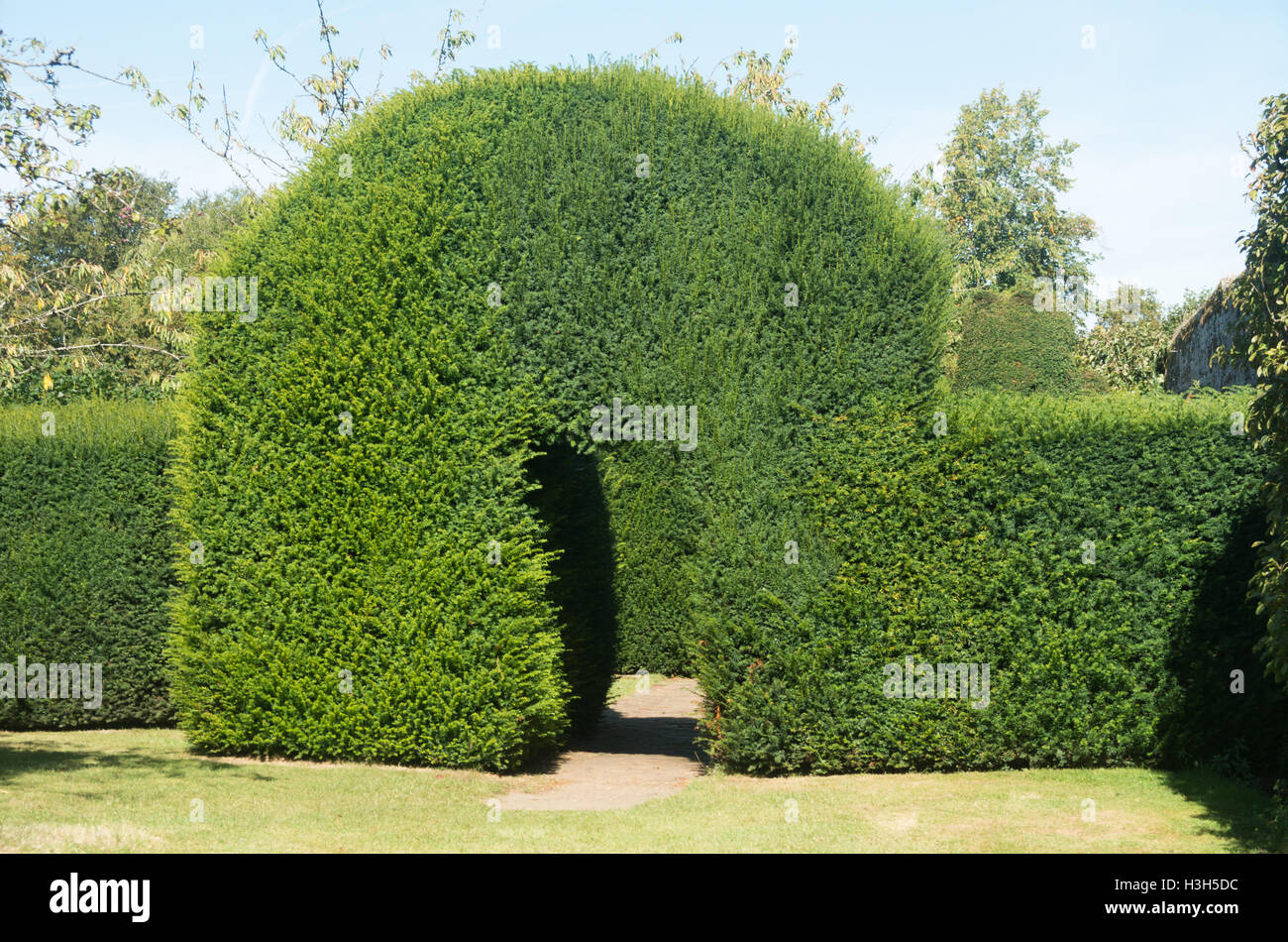 Penshurst Place Manor House Garden Hedge Kent, England Stock Photo - Alamy