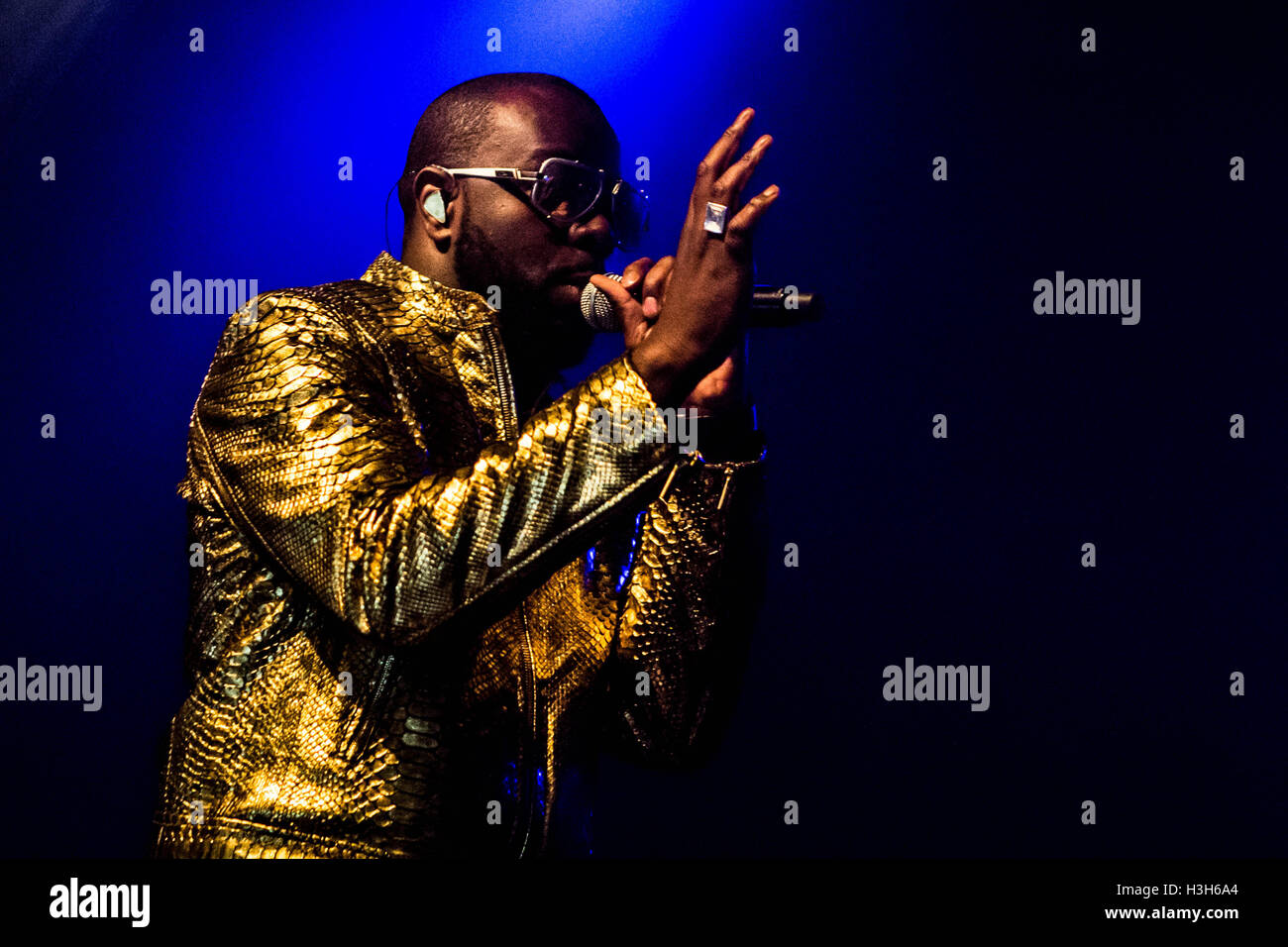 Maitre Gims performs live in Milano, Italy, on May 10 2016 Stock Photo ...