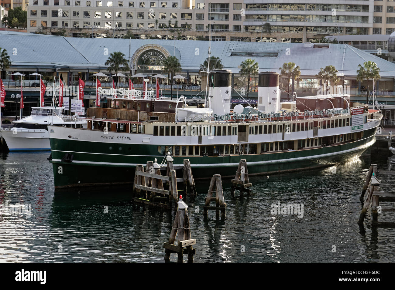 Sydney Australia, Sydney harbour. Fun on the harbor Sydney Stock Photo ...