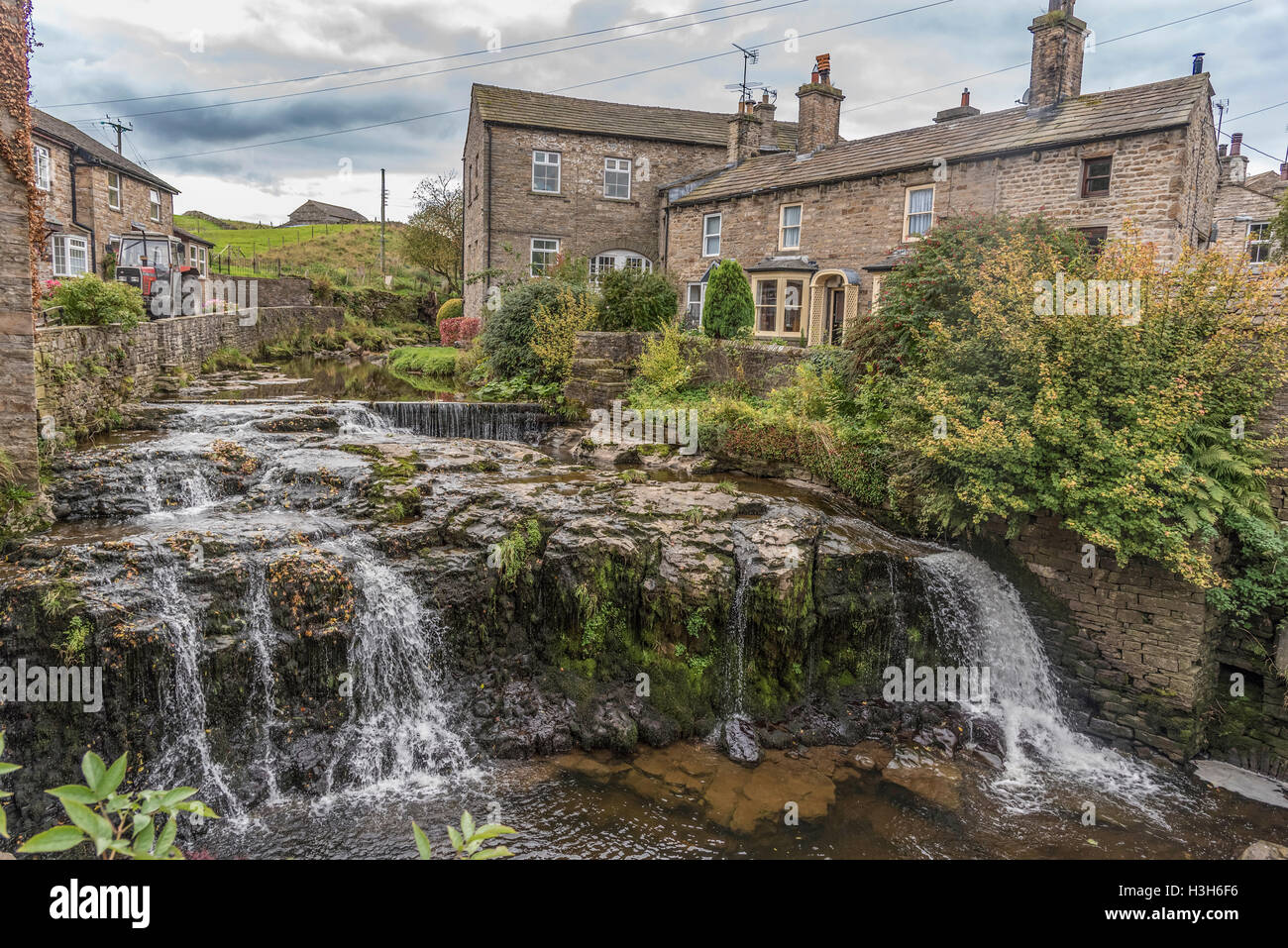 Wensleydale hawes village hi-res stock photography and images - Alamy