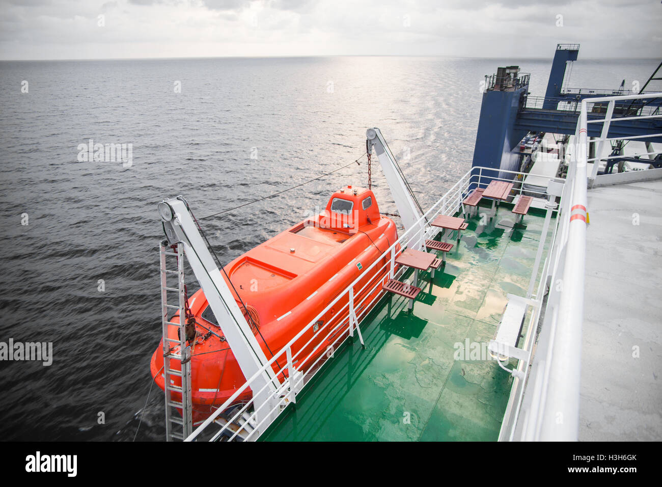 Color image of a lifeboat on a passenger ship Stock Photo - Alamy