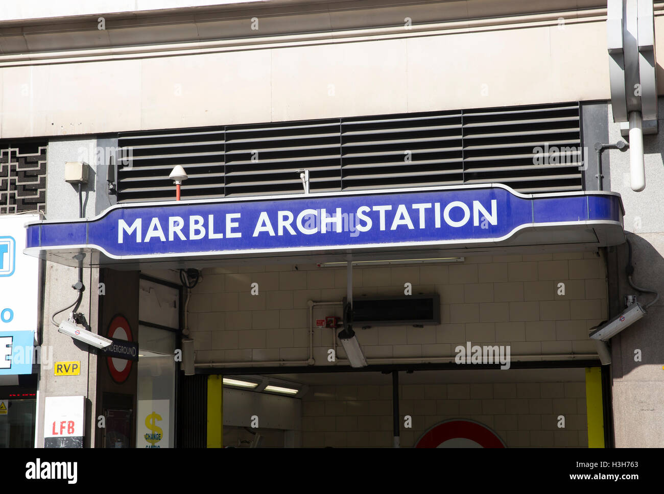 Marble arch tube sign hi-res stock photography and images - Alamy