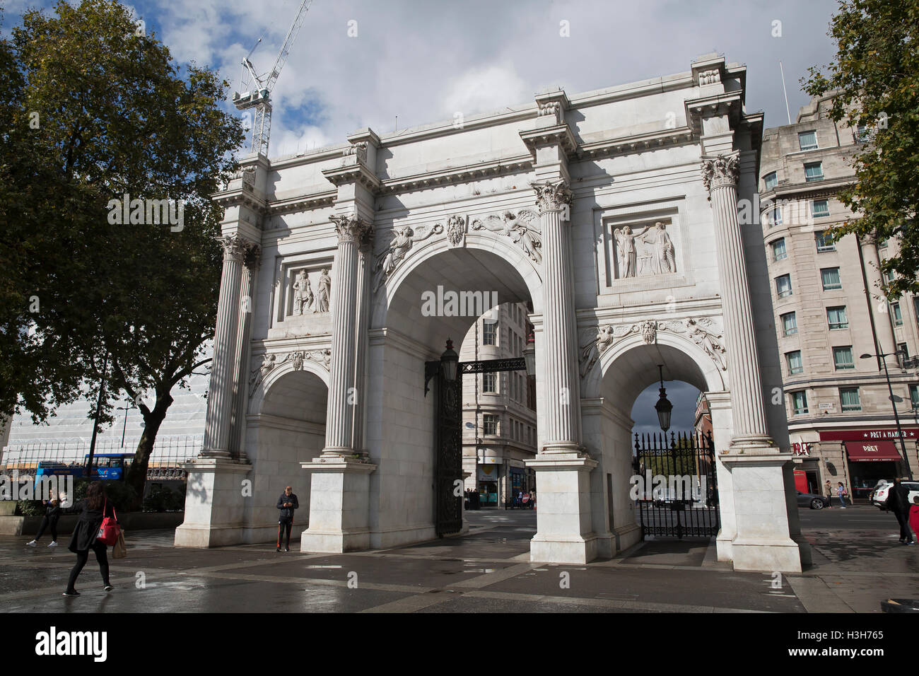 Marble arch buckingham palace hi-res stock photography and images - Alamy