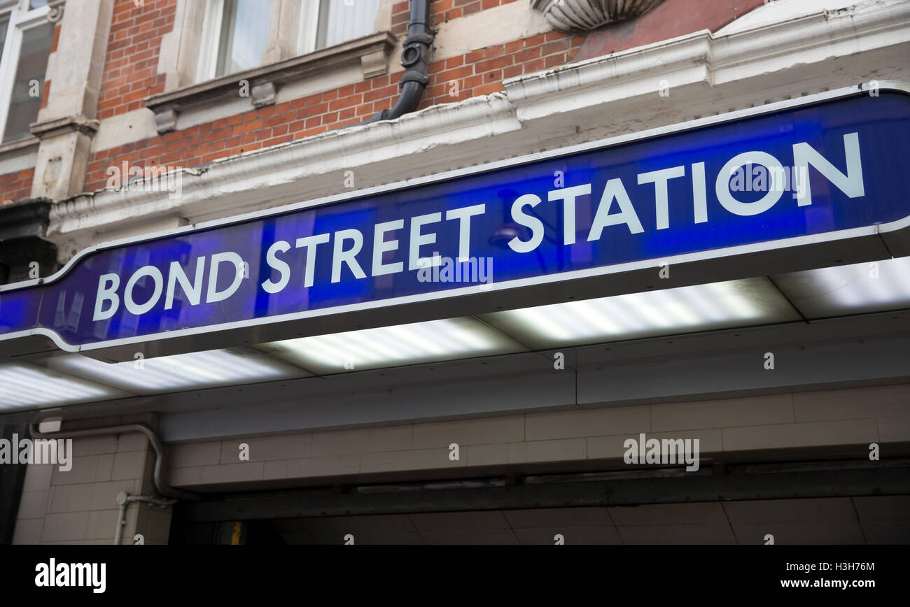 Bond street station sign hi-res stock photography and images - Alamy